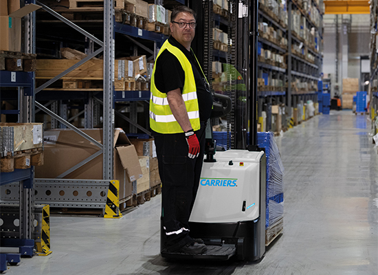 Fold-Down Platform Stackers – MSW & MSF Series | UniCarriers