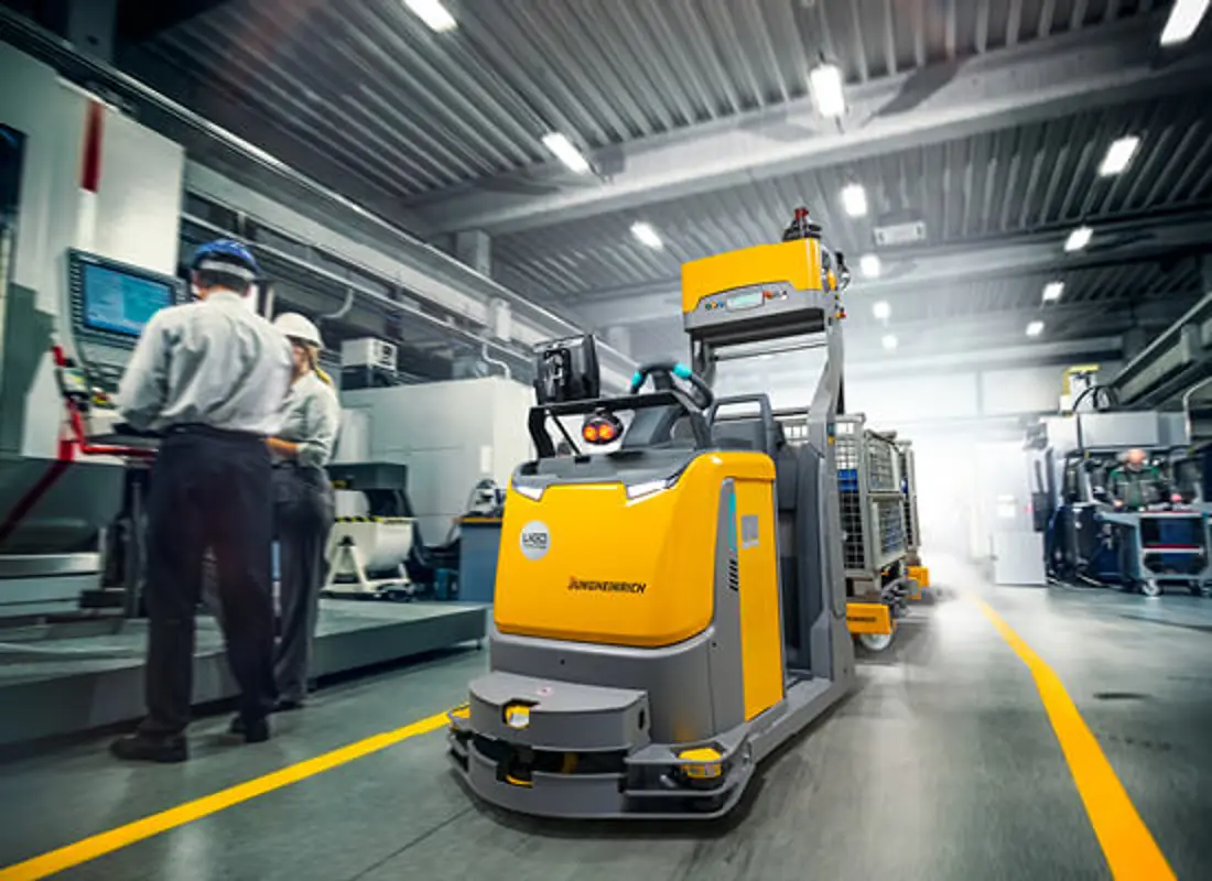 EZS 350a NA Tow Tractor AGV | Jungheinrich